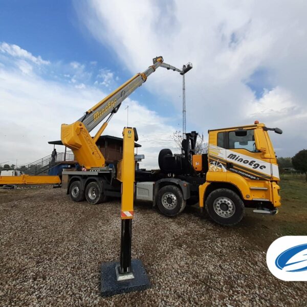 Used Telescopic Boom Lift JLG 400SC for sale in Philippines | MAYON
