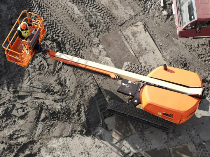 Used Telescopic Boom Lift JLG 400SC for sale in Philippines | MAYON